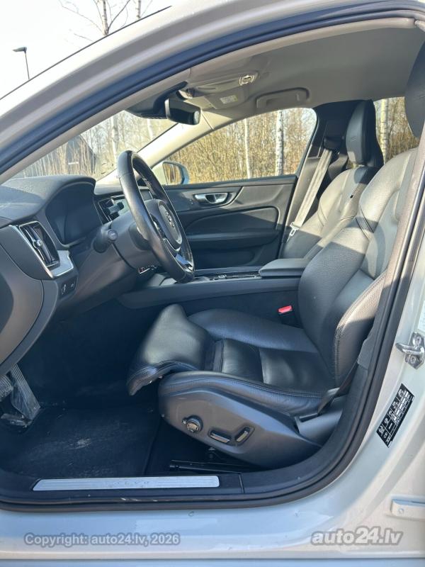Grey Volvo V60 2018 in Tartu, with an engine capacity of 2.00 L and mileage of 209 thousand km for 17000 €, photo 10 on AUTOMOTO.COM.LV