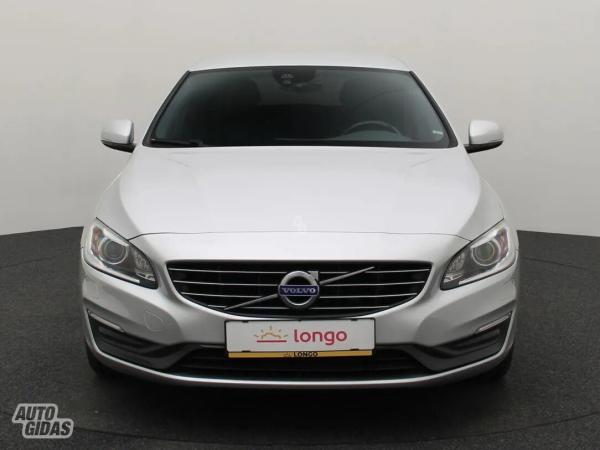 Pelēks Volvo V60 2018 Viļņa, ar dzinēja tilpumu 2.00 L un nobraukumu 182 tūkst. km par 12999 €, foto 3 vietnē AUTOMOTO.COM.LV