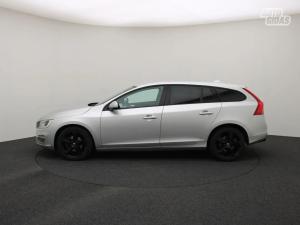 Grey Volvo V60 2018 in Vilnius, with an engine capacity of 2.00 L and mileage of 182 thousand km for 12999 €, photo 7 on AUTOMOTO.COM.LV