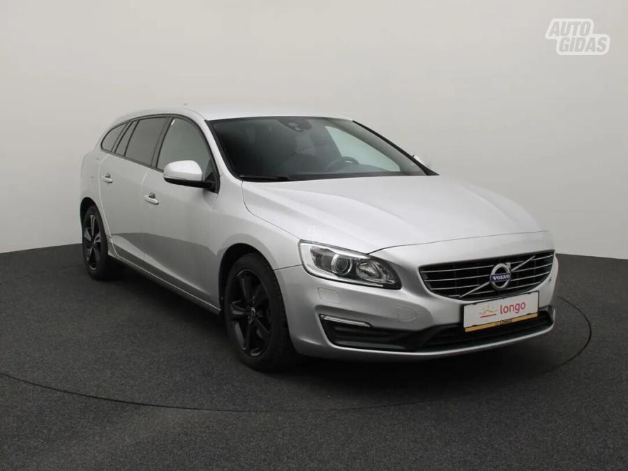 Grey Volvo V60 2018 in Vilnius, with an engine capacity of 2.00 L and mileage of 182 thousand km for 12999 €, photo 11 on AUTOMOTO.COM.LV