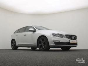 Grey Volvo V60 2018 in Vilnius, with an engine capacity of 2.00 L and mileage of 182 thousand km for 12999 €, photo 12 on AUTOMOTO.COM.LV