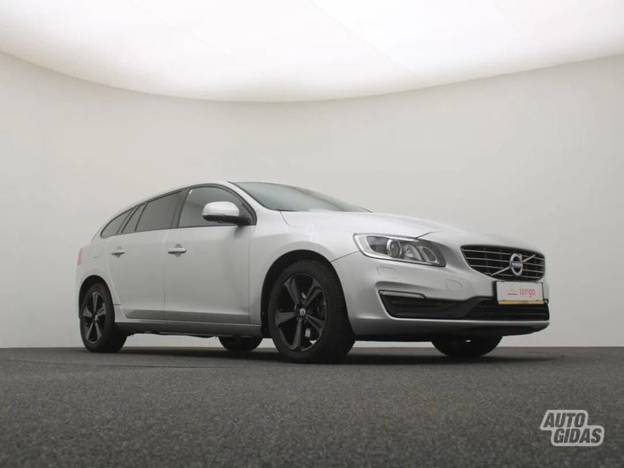 Grey Volvo V60 2018 in Vilnius, with an engine capacity of 2.00 L and mileage of 182 thousand km for 12999 €, photo 12 on AUTOMOTO.COM.LV