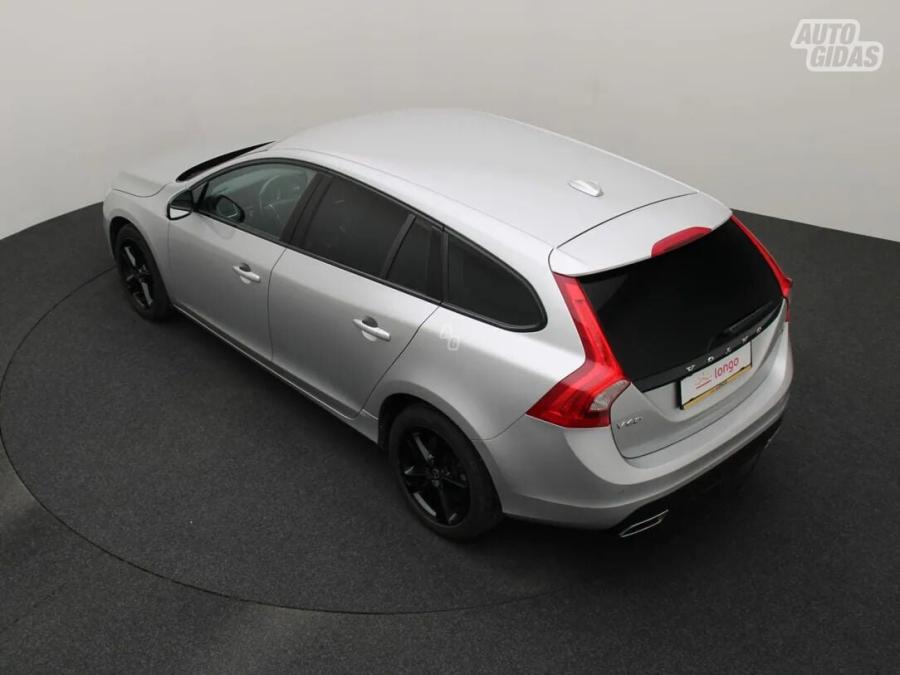 Grey Volvo V60 2018 in Vilnius, with an engine capacity of 2.00 L and mileage of 182 thousand km for 12999 €, photo 13 on AUTOMOTO.COM.LV