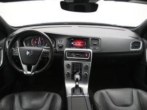 Серый Вольво B60 2018 в Вильнюс, объемом двигателя 2.00 л и пробегом 222 тыс. км за 11899 €, фото 3 на AUTOMOTO.COM.LV