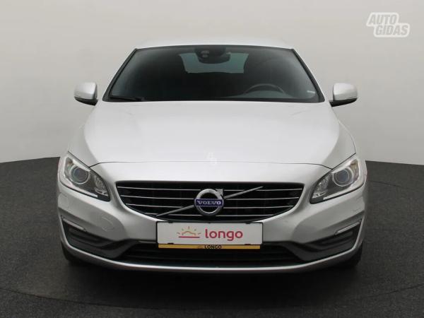 Pelēks Volvo V60 2018 Viļņa, ar dzinēja tilpumu 2.00 L un nobraukumu 222 tūkst. km par 11899 €, foto 3 vietnē AUTOMOTO.COM.LV