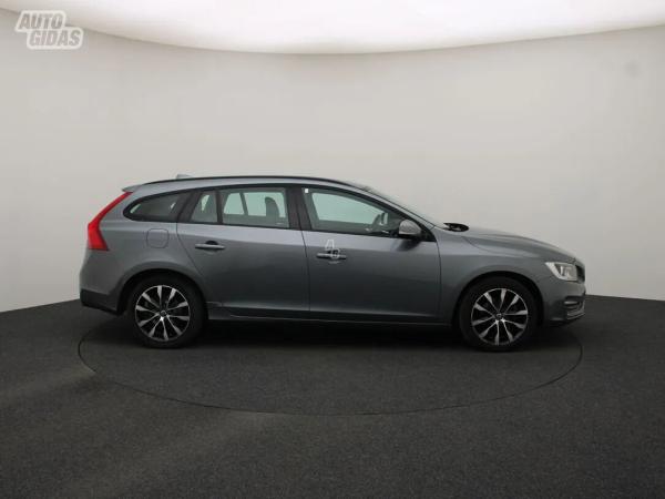 Pelēks Volvo V60 2018 Viļņa, ar dzinēja tilpumu 2.00 L un nobraukumu 190 tūkst. km par 11799 €, foto 9 vietnē AUTOMOTO.COM.LV