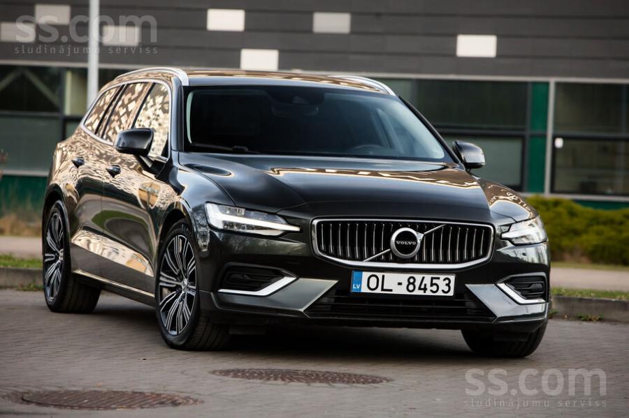 Grey Volvo V60 2018 in Jelgava, with an engine capacity of 2.00 L and mileage of 0 thousand km for 16490 €, photo 1 on AUTOMOTO.COM.LV