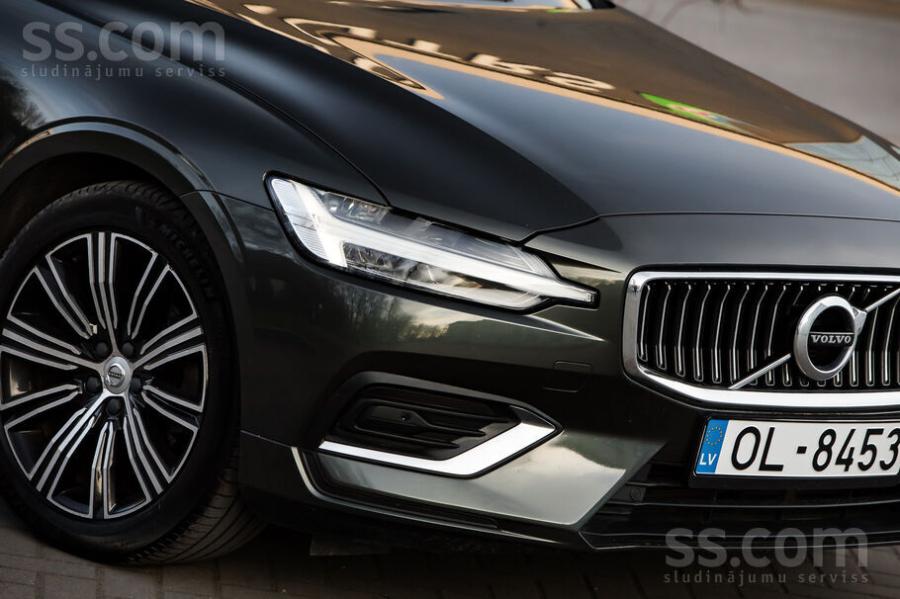 Grey Volvo V60 2018 in Jelgava, with an engine capacity of 2.00 L and mileage of 0 thousand km for 16490 €, photo 4 on AUTOMOTO.COM.LV