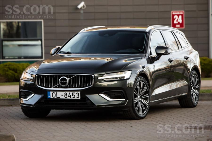 Grey Volvo V60 2018 in Jelgava, with an engine capacity of 2.00 L and mileage of 0 thousand km for 16490 €, photo 6 on AUTOMOTO.COM.LV