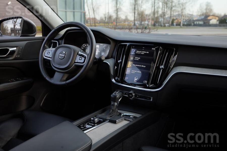 Grey Volvo V60 2018 in Jelgava, with an engine capacity of 2.00 L and mileage of 0 thousand km for 16490 €, photo 21 on AUTOMOTO.COM.LV