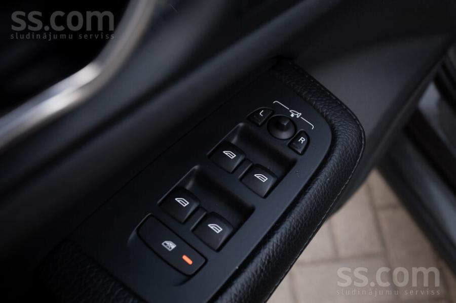 Grey Volvo V60 2018 in Jelgava, with an engine capacity of 2.00 L and mileage of 0 thousand km for 16490 €, photo 23 on AUTOMOTO.COM.LV