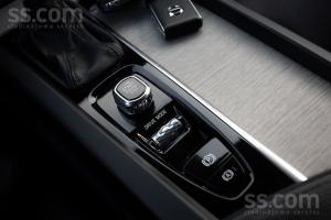 Grey Volvo V60 2018 in Jelgava, with an engine capacity of 2.00 L and mileage of 0 thousand km for 16490 €, photo 26 on AUTOMOTO.COM.LV