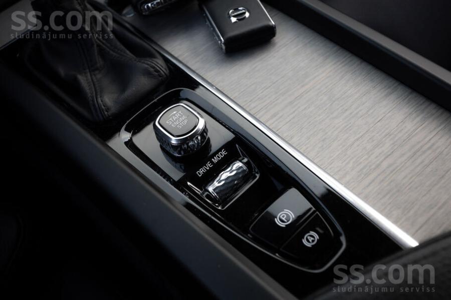 Grey Volvo V60 2018 in Jelgava, with an engine capacity of 2.00 L and mileage of 0 thousand km for 16490 €, photo 26 on AUTOMOTO.COM.LV