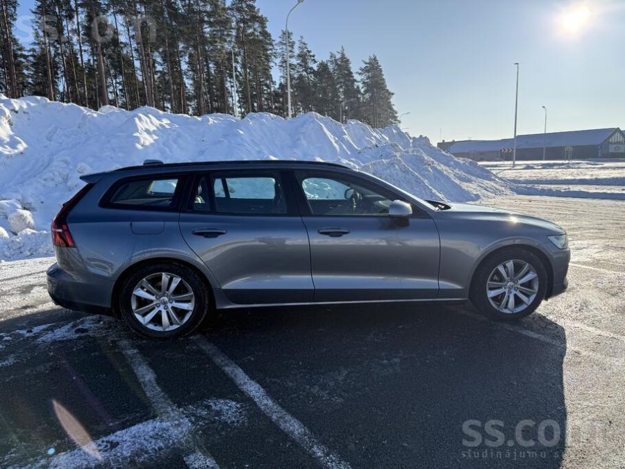 Pelēks Volvo V60 2018 Rīga, ar dzinēja tilpumu 2.00 L un nobraukumu 221 tūkst. km par 11950 €, foto 1 vietnē AUTOMOTO.COM.LV