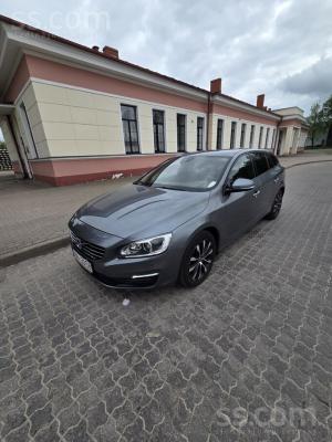 Pelēks Volvo V60 2018 Rīga, ar dzinēja tilpumu 2.00 L un nobraukumu 199 tūkst. km par 12000 €, foto  vietnē AUTOMOTO.COM.LV
