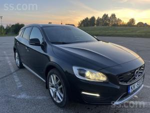Pelēks Volvo V60 2018 Valmiera, ar dzinēja tilpumu 2.40 L un nobraukumu 180 tūkst. km par 12200 €, foto 1 vietnē AUTOMOTO.COM.LV