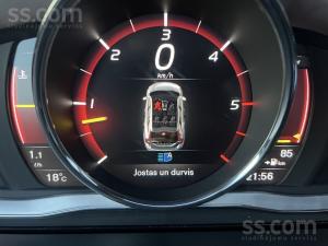 Pelēks Volvo V60 2018 Valmiera, ar dzinēja tilpumu 2.40 L un nobraukumu 180 tūkst. km par 12200 €, foto 19 vietnē AUTOMOTO.COM.LV