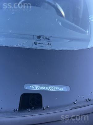 Pelēks Volvo V60 2018 Valmiera, ar dzinēja tilpumu 2.40 L un nobraukumu 180 tūkst. km par 12200 €, foto 22 vietnē AUTOMOTO.COM.LV