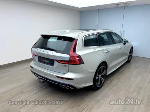 Grey Volvo V60 2018 in Tartu, with an engine capacity of 2.00 L and mileage of 144 thousand km for 24900 €, photo 3 on AUTOMOTO.COM.LV