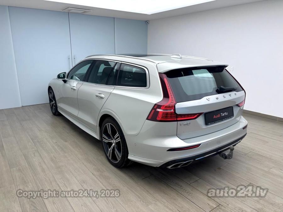 Grey Volvo V60 2018 in Tartu, with an engine capacity of 2.00 L and mileage of 144 thousand km for 24900 €, photo 5 on AUTOMOTO.COM.LV