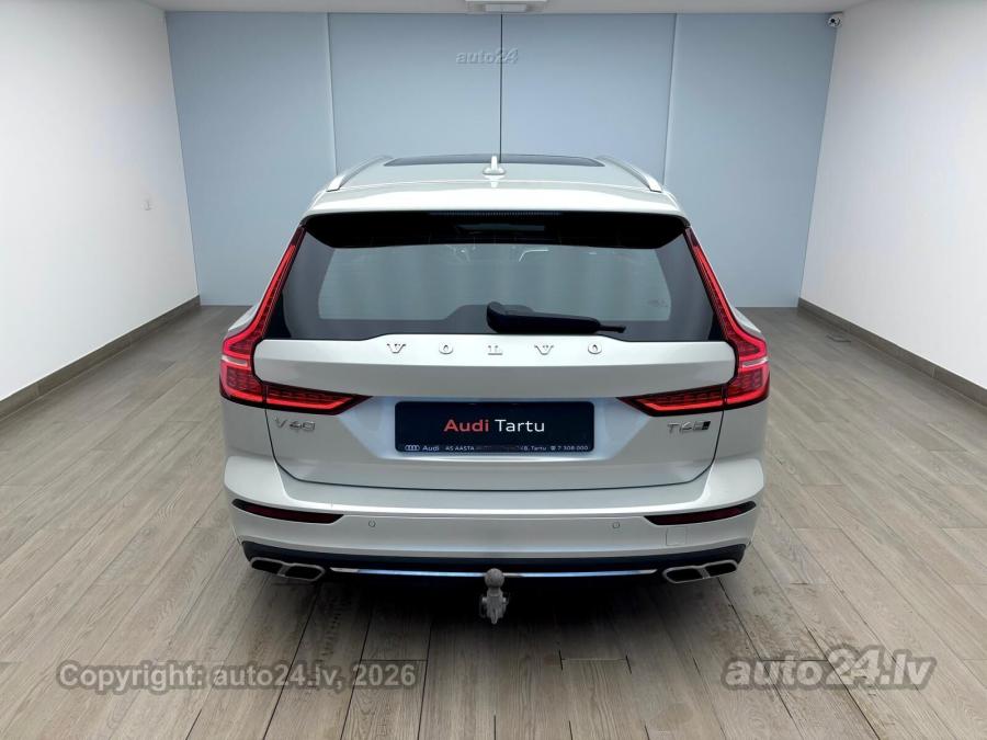 Grey Volvo V60 2018 in Tartu, with an engine capacity of 2.00 L and mileage of 144 thousand km for 24900 €, photo 7 on AUTOMOTO.COM.LV