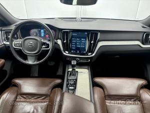 Grey Volvo V60 2018 in Tartu, with an engine capacity of 2.00 L and mileage of 144 thousand km for 24900 €, photo 12 on AUTOMOTO.COM.LV