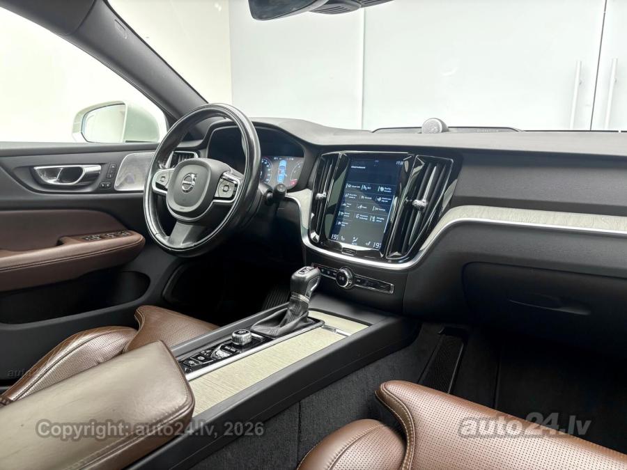 Grey Volvo V60 2018 in Tartu, with an engine capacity of 2.00 L and mileage of 144 thousand km for 24900 €, photo 13 on AUTOMOTO.COM.LV