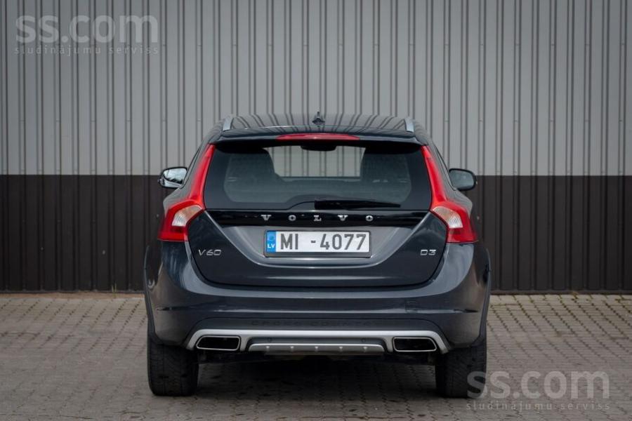 Pelēks Volvo V60 2018 Tukums, ar dzinēja tilpumu 2.00 L un nobraukumu 304 tūkst. km par 9650 €, foto 6 vietnē AUTOMOTO.COM.LV