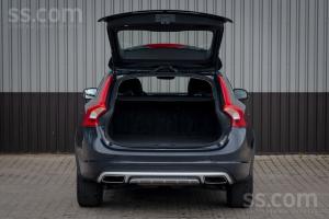 Pelēks Volvo V60 2018 Tukums, ar dzinēja tilpumu 2.00 L un nobraukumu 304 tūkst. km par 9650 €, foto 7 vietnē AUTOMOTO.COM.LV