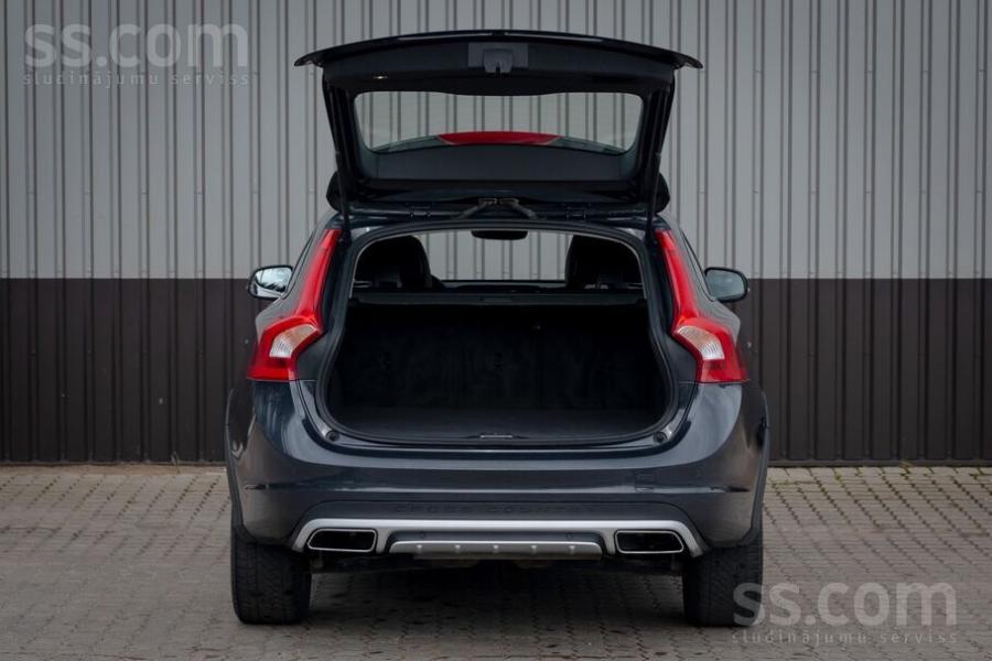 Pelēks Volvo V60 2018 Tukums, ar dzinēja tilpumu 2.00 L un nobraukumu 304 tūkst. km par 9650 €, foto 7 vietnē AUTOMOTO.COM.LV