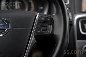 Pelēks Volvo V60 2018 Tukums, ar dzinēja tilpumu 2.00 L un nobraukumu 304 tūkst. km par 9650 €, foto 18 vietnē AUTOMOTO.COM.LV