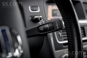 Pelēks Volvo V60 2018 Tukums, ar dzinēja tilpumu 2.00 L un nobraukumu 304 tūkst. km par 9650 €, foto 19 vietnē AUTOMOTO.COM.LV