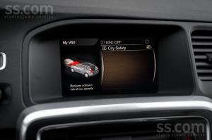 Pelēks Volvo V60 2018 Tukums, ar dzinēja tilpumu 2.00 L un nobraukumu 304 tūkst. km par 9650 €, foto 21 vietnē AUTOMOTO.COM.LV