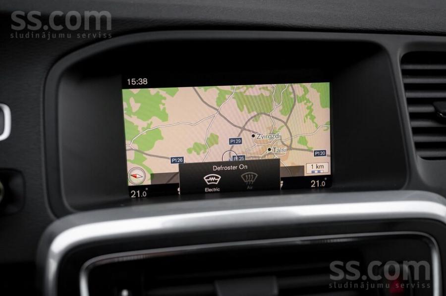 Pelēks Volvo V60 2018 Tukums, ar dzinēja tilpumu 2.00 L un nobraukumu 304 tūkst. km par 9650 €, foto 22 vietnē AUTOMOTO.COM.LV