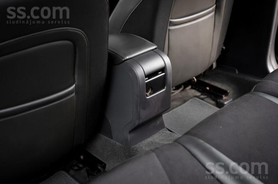 Pelēks Volvo V60 2018 Tukums, ar dzinēja tilpumu 2.00 L un nobraukumu 304 tūkst. km par 9650 €, foto 25 vietnē AUTOMOTO.COM.LV