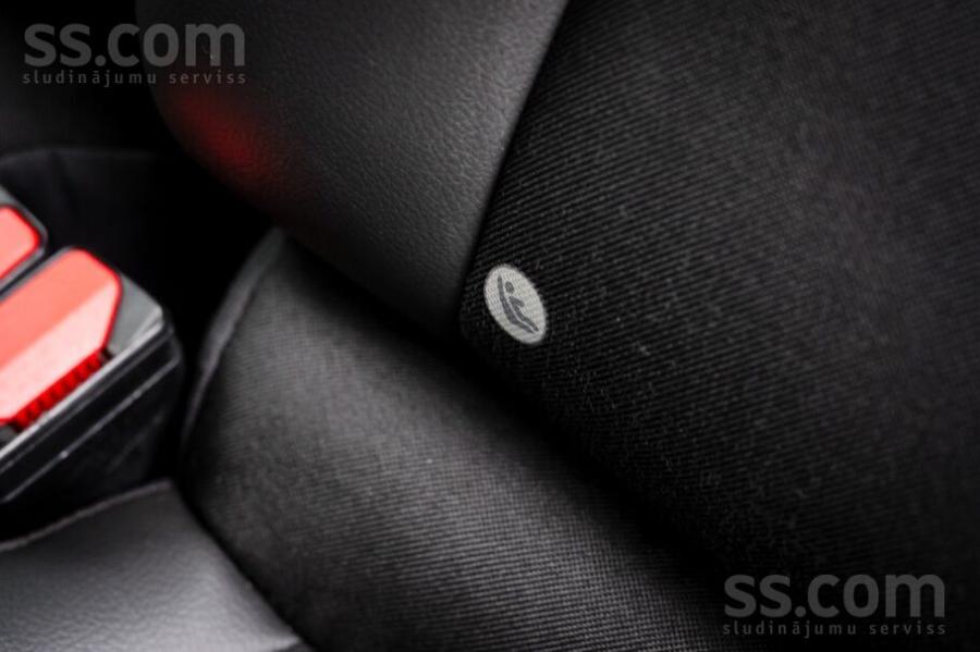 Pelēks Volvo V60 2018 Tukums, ar dzinēja tilpumu 2.00 L un nobraukumu 304 tūkst. km par 9650 €, foto 27 vietnē AUTOMOTO.COM.LV