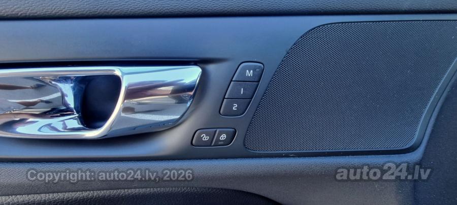 Pelēks Volvo V60 2018 Tallina, ar dzinēja tilpumu 2.00 L un nobraukumu 174 tūkst. km par 15890 €, foto 14 vietnē AUTOMOTO.COM.LV