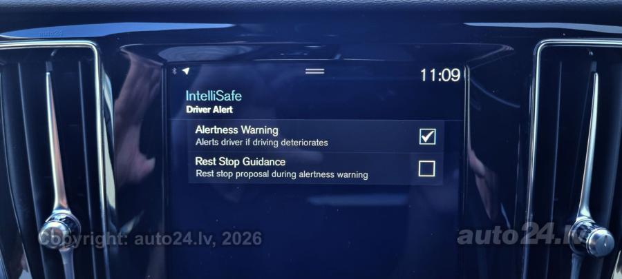 Pelēks Volvo V60 2018 Tallina, ar dzinēja tilpumu 2.00 L un nobraukumu 174 tūkst. km par 15890 €, foto 24 vietnē AUTOMOTO.COM.LV