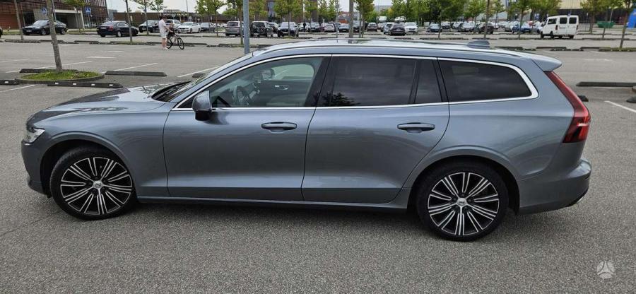 Grey Volvo V60 2018 in Klaipeda, with an engine capacity of 1.97 L and mileage of 96 thousand km for 18800 €, photo 7 on AUTOMOTO.COM.LV