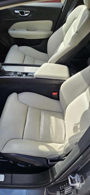Grey Volvo V60 2018 in Klaipeda, with an engine capacity of 1.97 L and mileage of 96 thousand km for 18800 €, photo 10 on AUTOMOTO.COM.LV