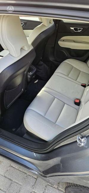 Grey Volvo V60 2018 in Klaipeda, with an engine capacity of 1.97 L and mileage of 96 thousand km for 18800 €, photo 11 on AUTOMOTO.COM.LV