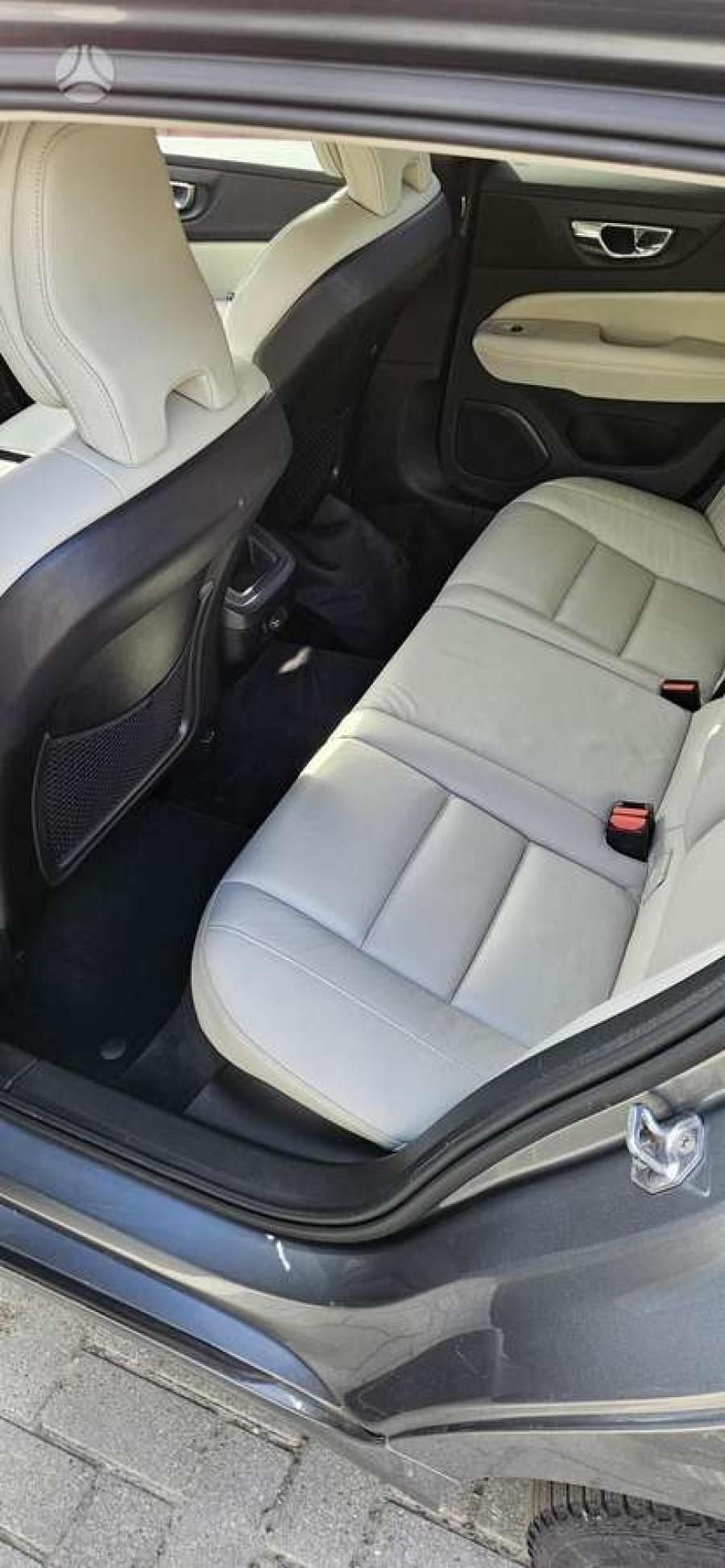 Grey Volvo V60 2018 in Klaipeda, with an engine capacity of 1.97 L and mileage of 96 thousand km for 18800 €, photo 11 on AUTOMOTO.COM.LV