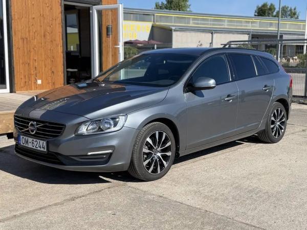 Grey Volvo V60 2018 in Riga, with an engine capacity of 2.00 L and mileage of 241 thousand km for 10490 €, photo 2 on AUTOMOTO.COM.LV