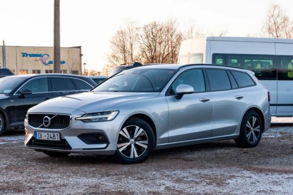 Grey Volvo V60 2018 in Riga, with an engine capacity of 2.00 L and mileage of 198 thousand km for 12995 €, photo 6 on AUTOMOTO.COM.LV