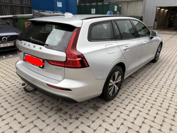 Grey Volvo V60 2018 in Riga, with an engine capacity of 2.00 L and mileage of 198 thousand km for 12995 €, photo 7 on AUTOMOTO.COM.LV