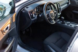 Pelēks Volvo V60 2018 Rīga, ar dzinēja tilpumu 2.00 L un nobraukumu 198 tūkst. km par 12995 €, foto 22 vietnē AUTOMOTO.COM.LV