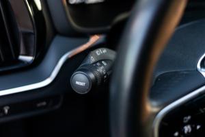 Pelēks Volvo V60 2018 Rīga, ar dzinēja tilpumu 2.00 L un nobraukumu 198 tūkst. km par 12995 €, foto 26 vietnē AUTOMOTO.COM.LV
