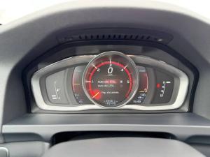 Pelēks Volvo V60 2018 Rīga, ar dzinēja tilpumu 2.40 L un nobraukumu 182 tūkst. km par 12995 €, foto 17 vietnē AUTOMOTO.COM.LV