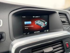 Pelēks Volvo V60 2018 Rīga, ar dzinēja tilpumu 2.40 L un nobraukumu 182 tūkst. km par 12995 €, foto 20 vietnē AUTOMOTO.COM.LV