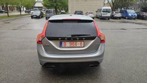 Grey Volvo V60 2018 in Riga, with an engine capacity of 2.00 L and mileage of 230 thousand km for 10550 €, photo 7 on AUTOMOTO.COM.LV
